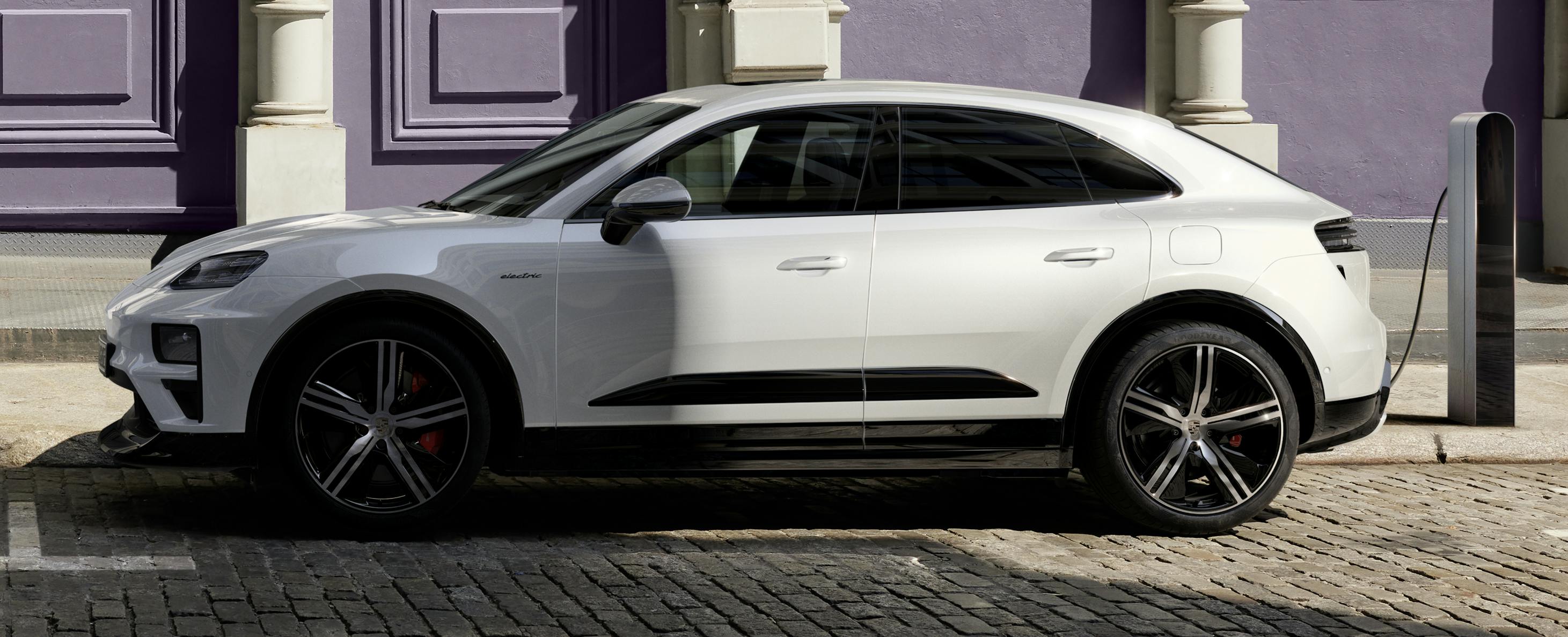Porsche Macan Turbo Electric
