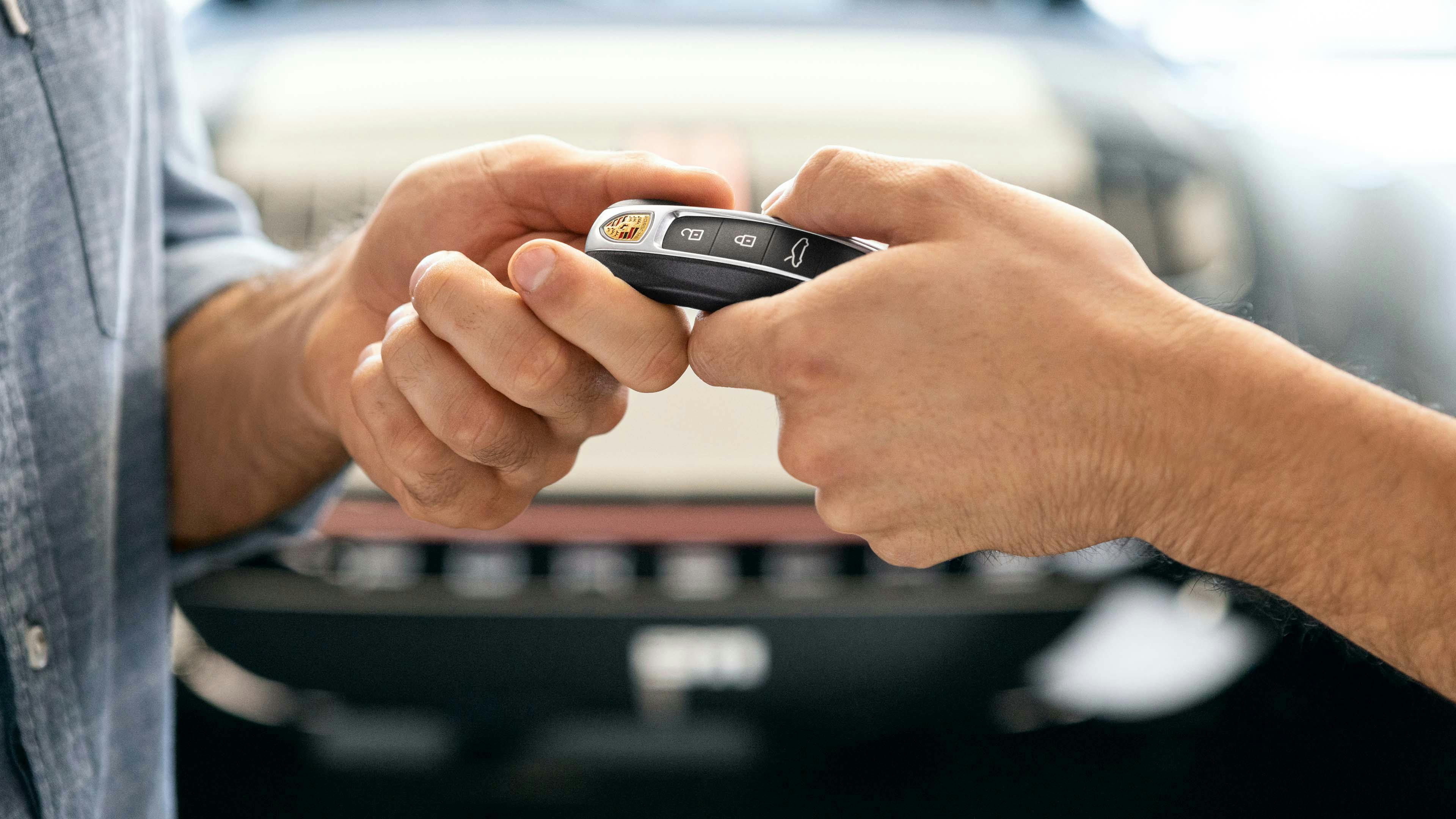 Porsche Roadside Assistance | Porsche USA