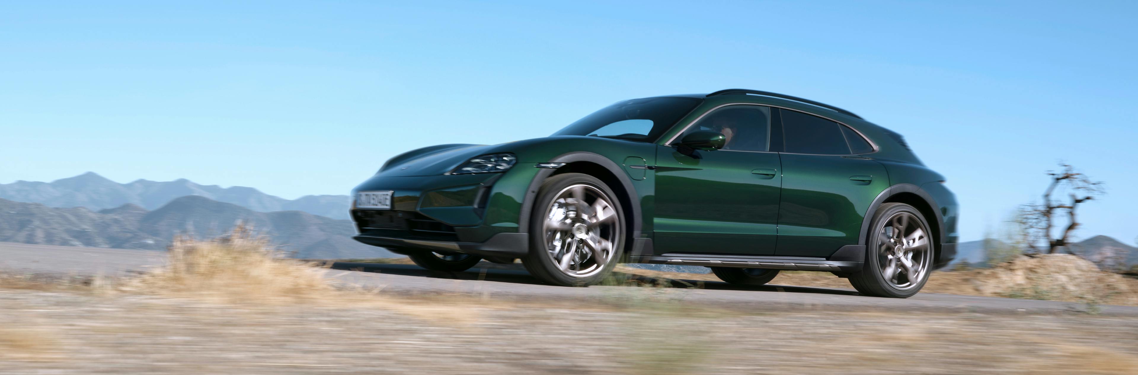 新型タイカン 4 クロスツーリスモ | ポルシェジャパン