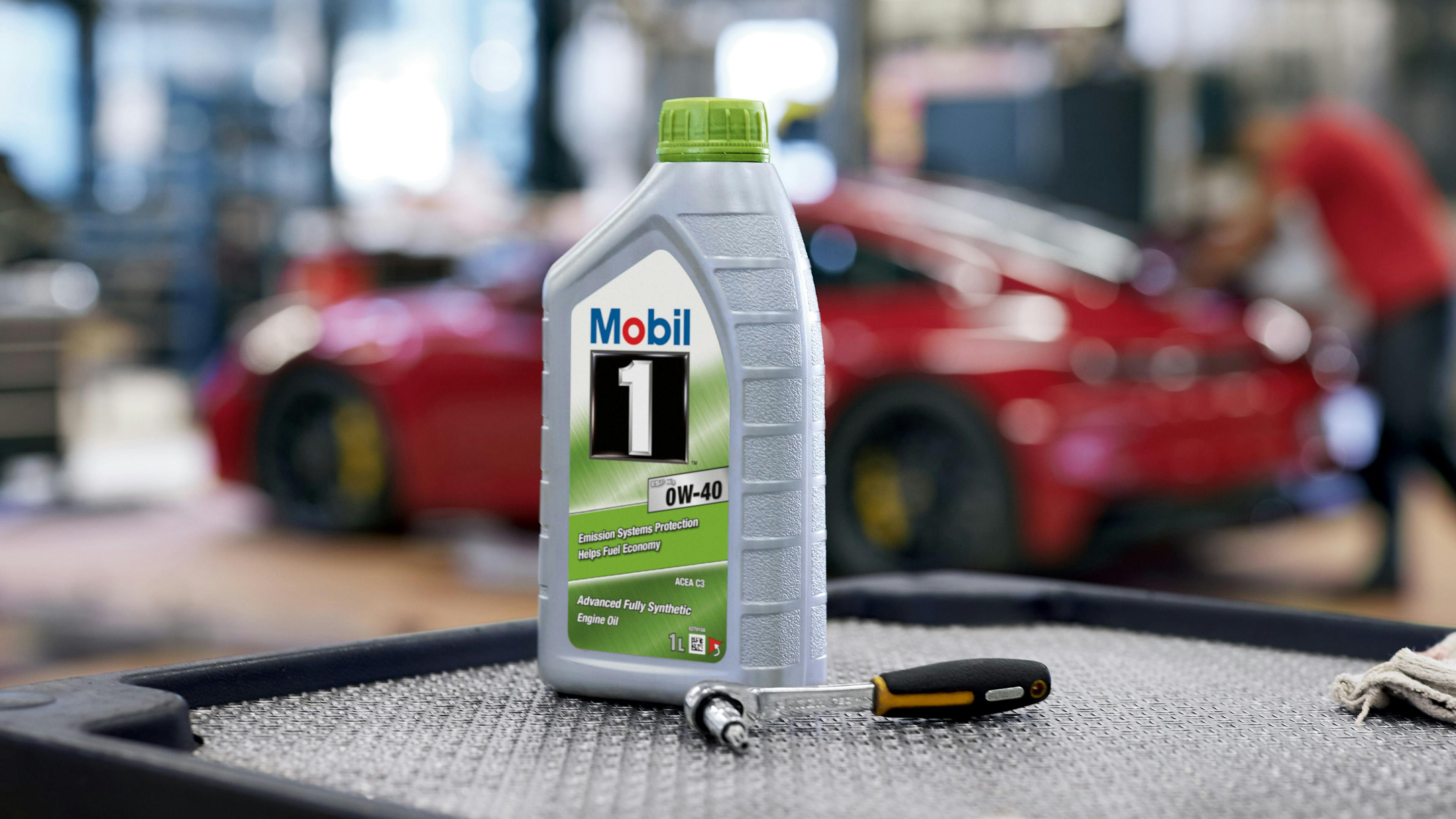 Engine Oil for your Porsche | Porsche International