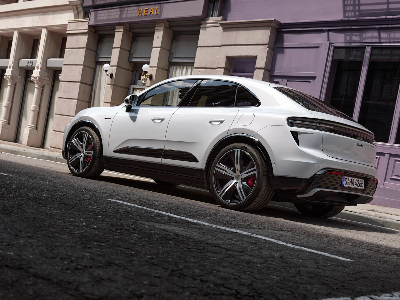 Porsche Macan Wallpapers