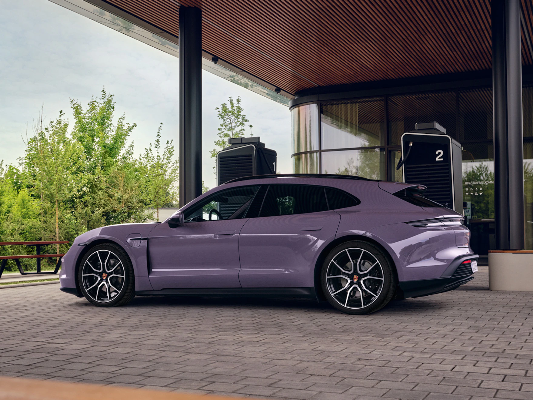 The Porsche Charging Lounges – The ultimate charging experience ...