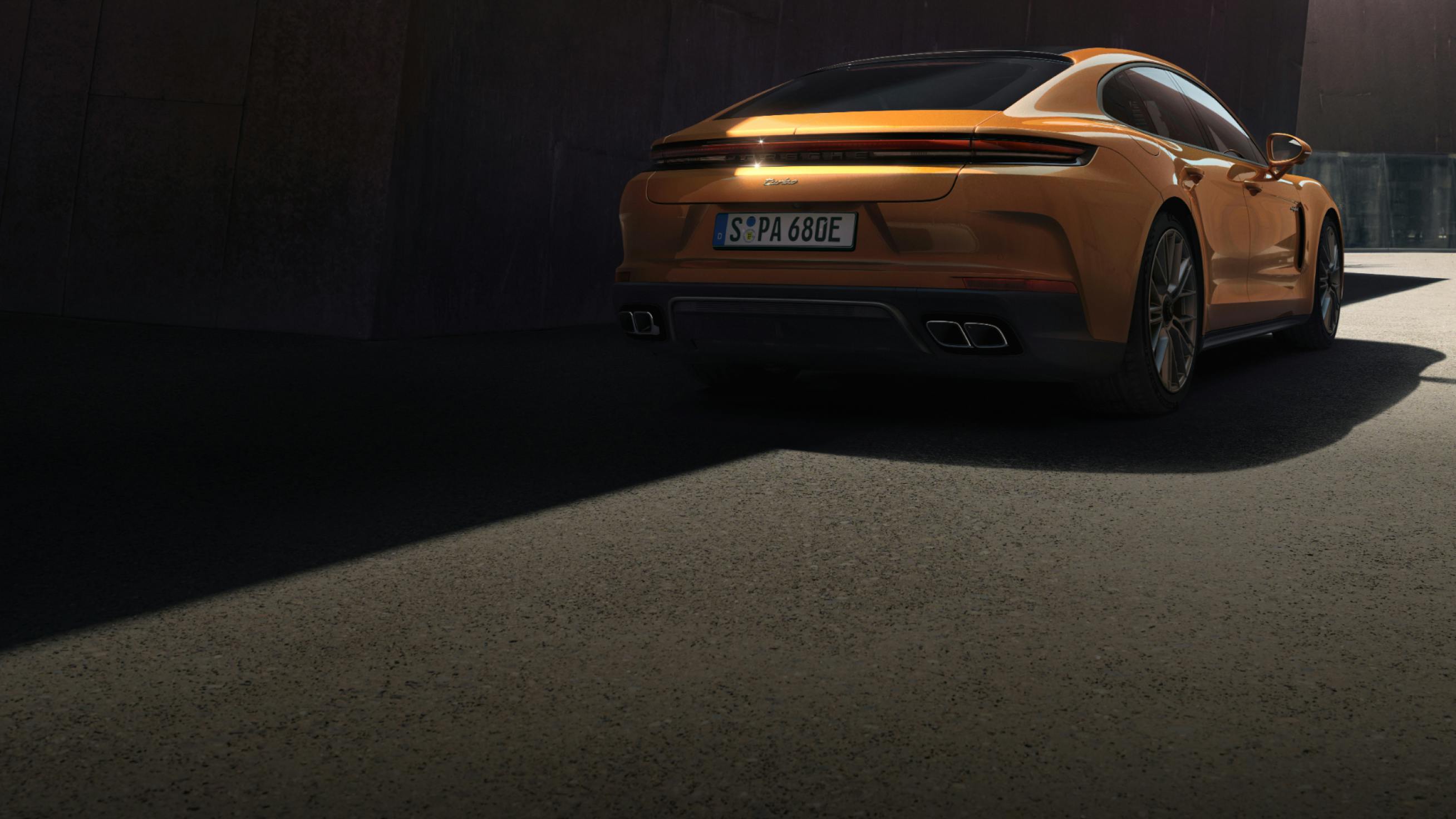 Panamera 4 E-Hybrid Executive | Porsche International