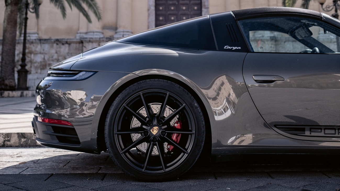 Porsche tyres explained | Porsche International