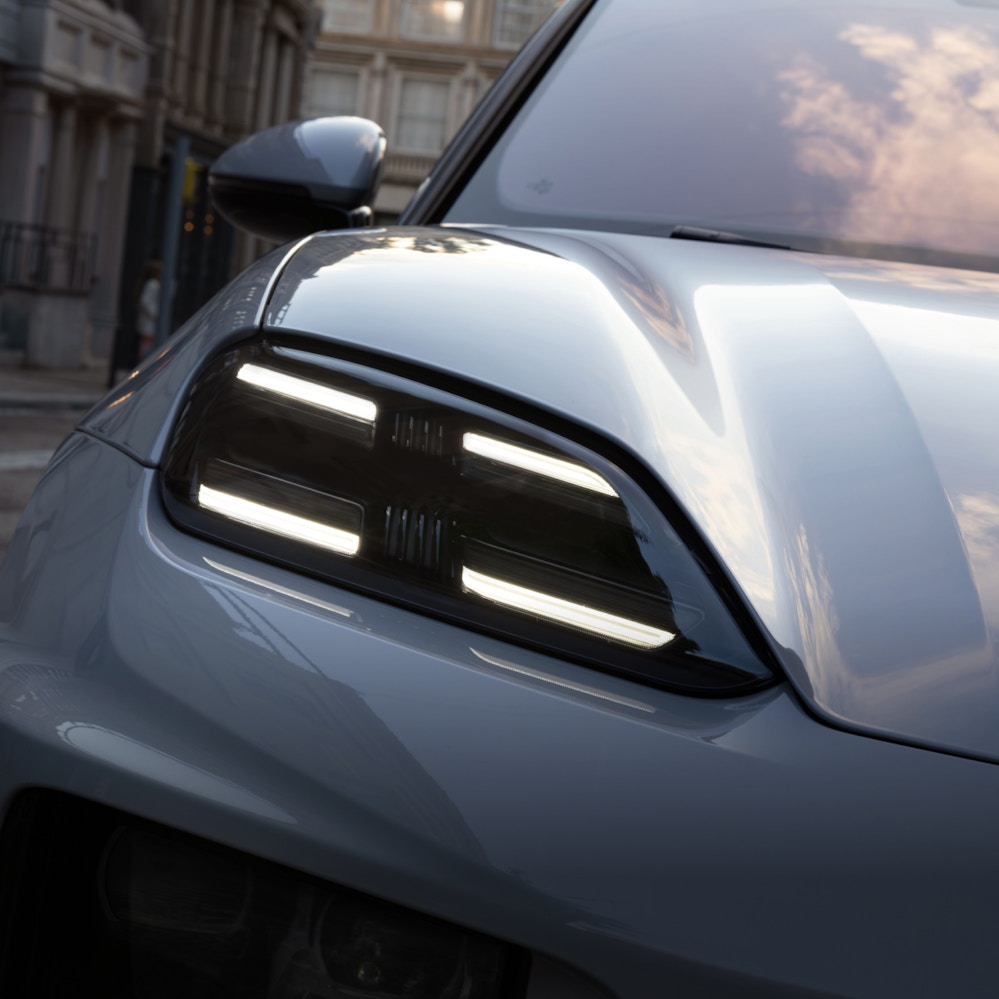 Porsche Macan Turbo Electric