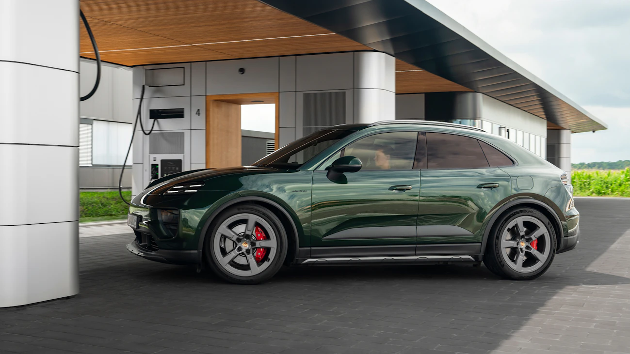 The Porsche Charging Lounges – The ultimate charging experience ...