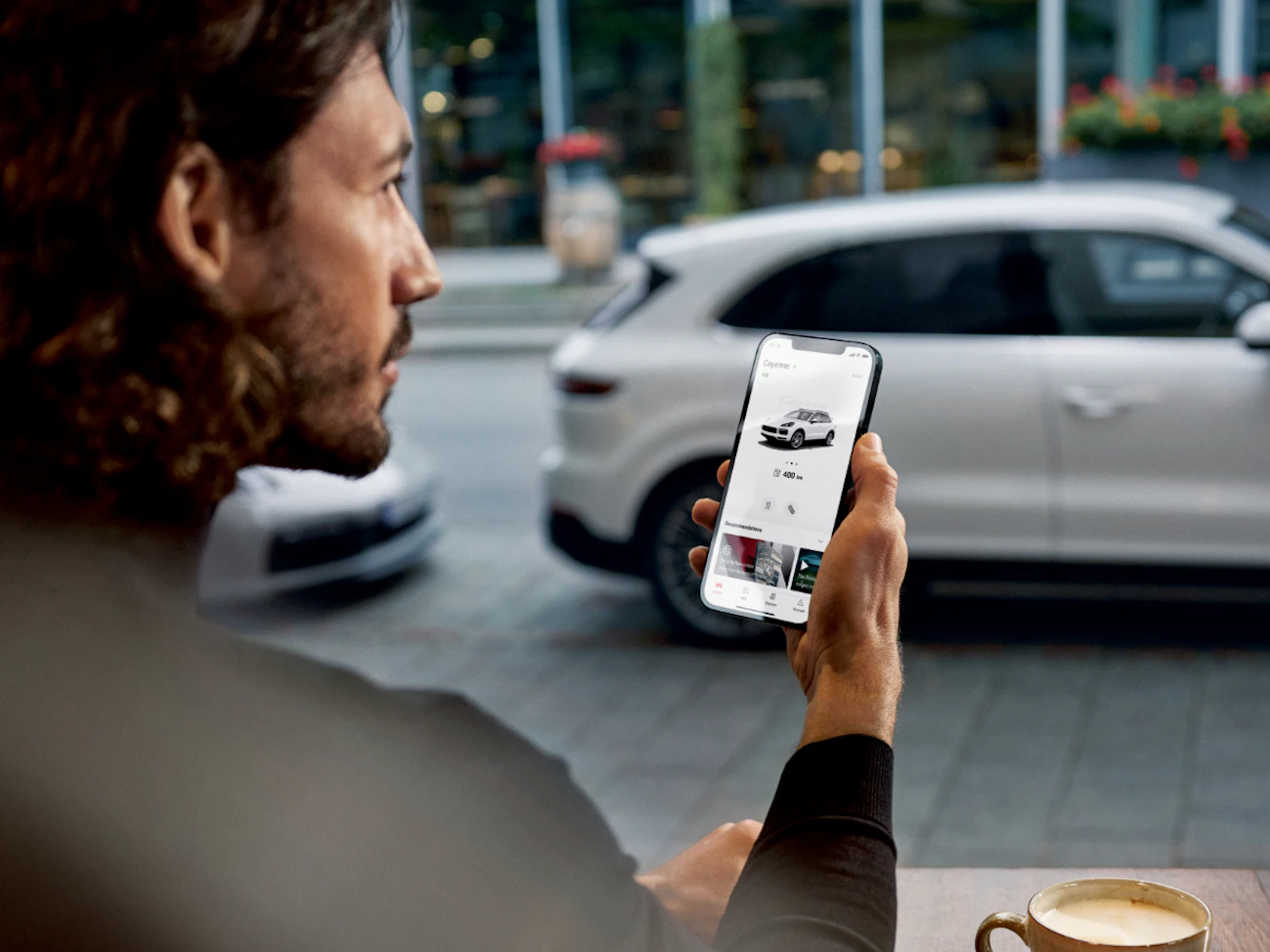 Online software updates | Porsche International