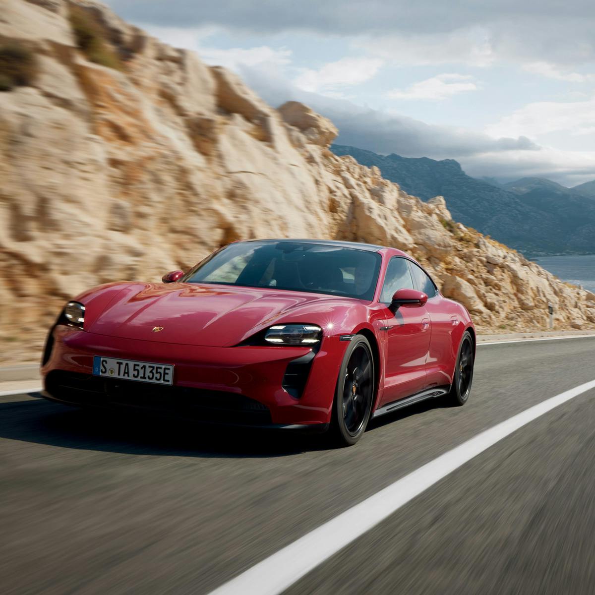 Porsche Taycan GTS | Porsche International